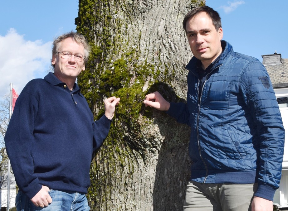 Der neugewählte Vorstand des Ortsverbands Christoph Schäfers und Daniel ...